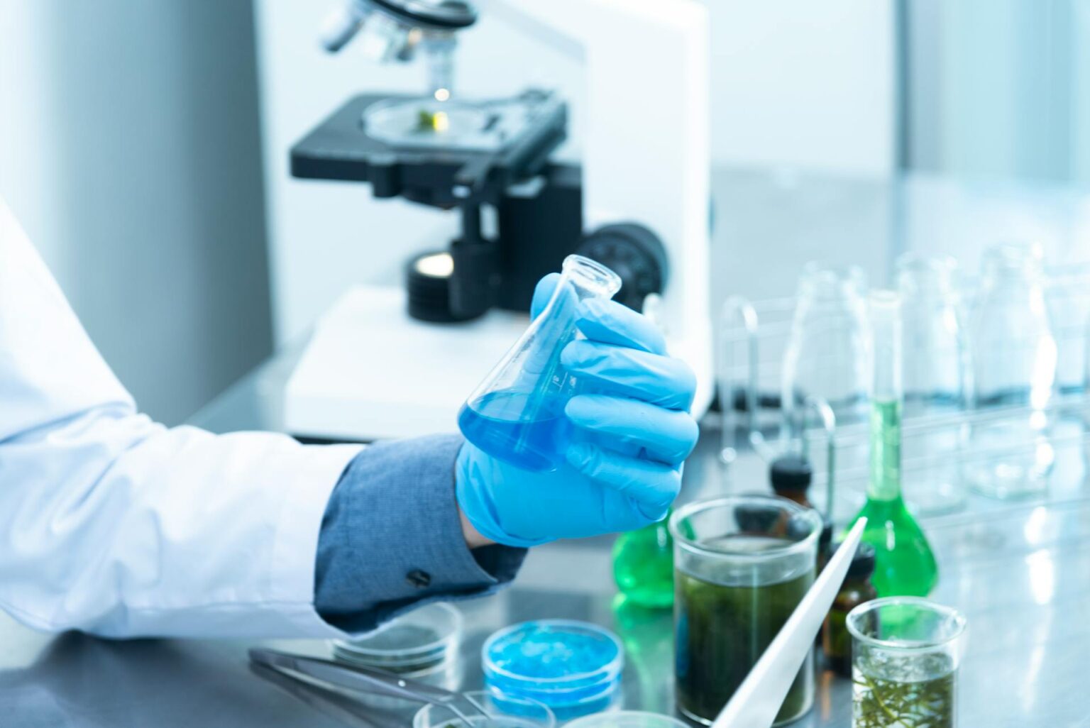 What Is a Compounding Pharmacy: All You Need to Know | Precision Medicine